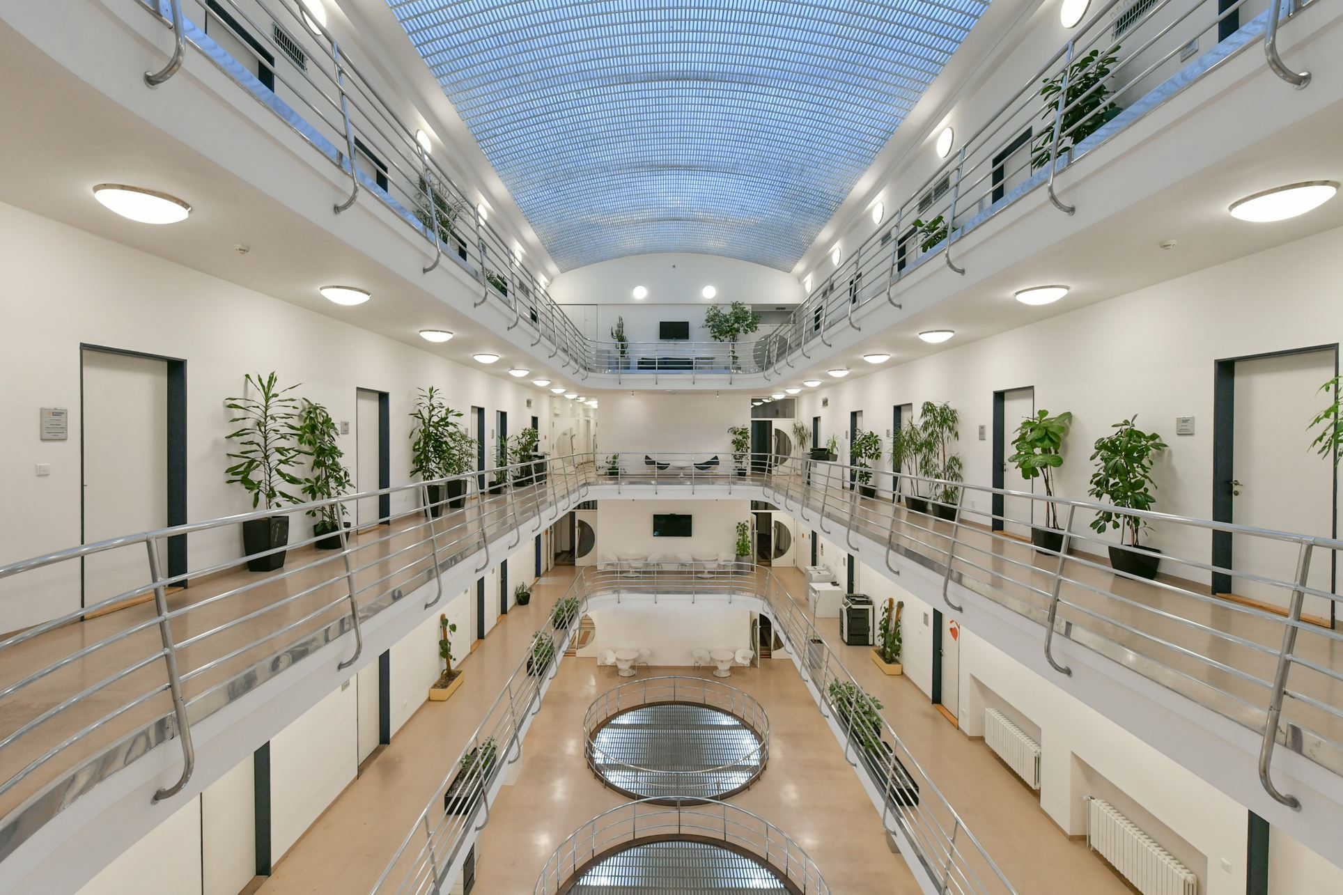 Palác Archa slaví sto let – Estate & Business