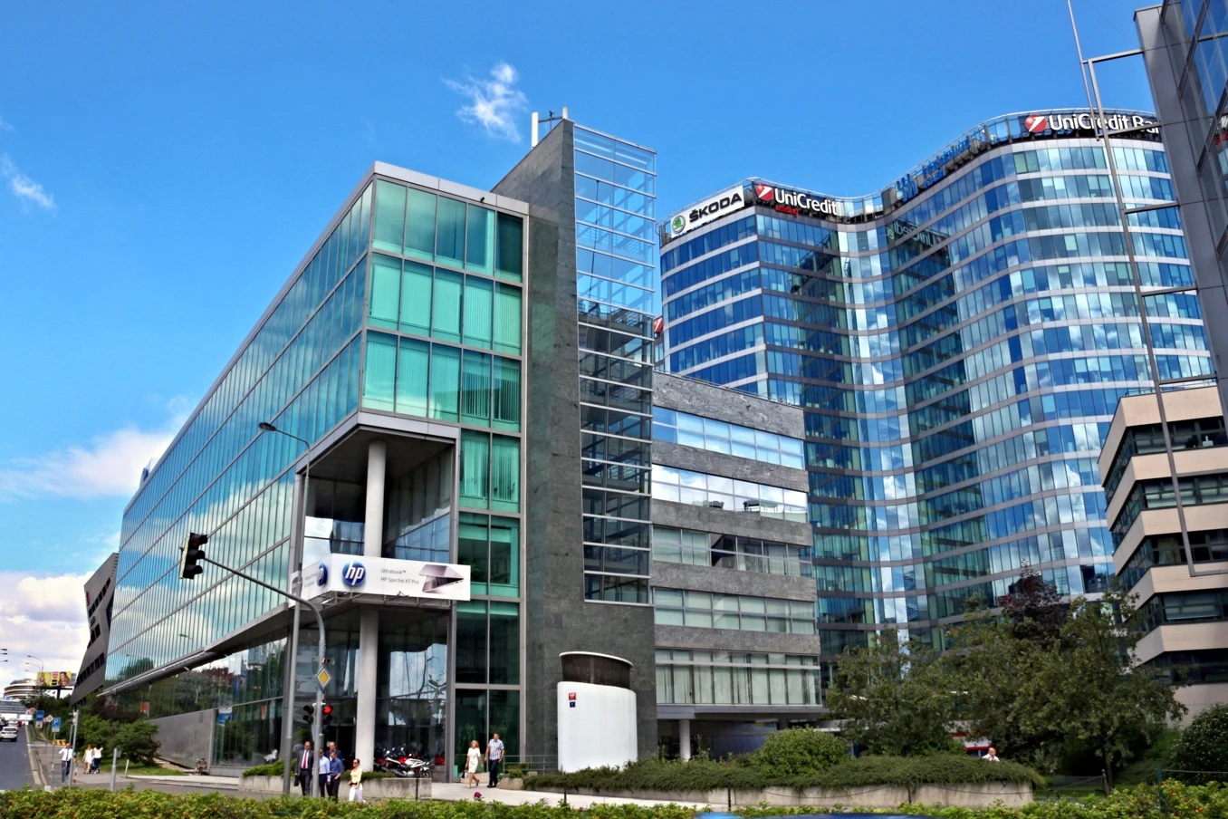 Řada významných nemovitostí letos změní majitele – Estate & Business